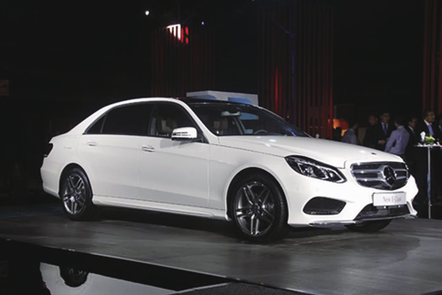 北京奔驰新款E级上市 售价42.9-79.8万元--海门日报