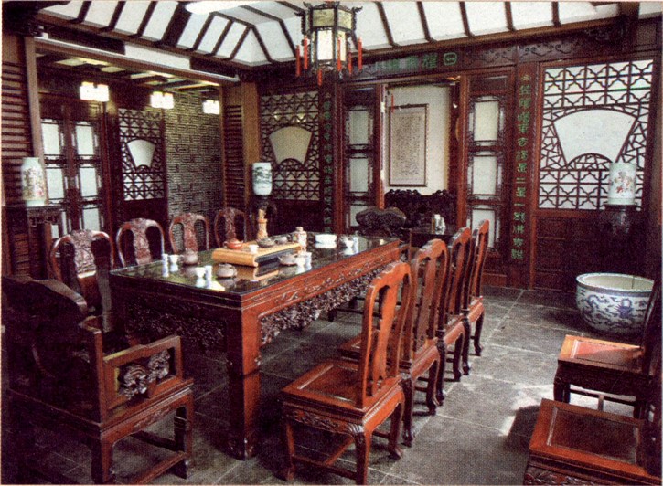 Purple clay teapots become a fading memory of cratsmanship--嘉定报