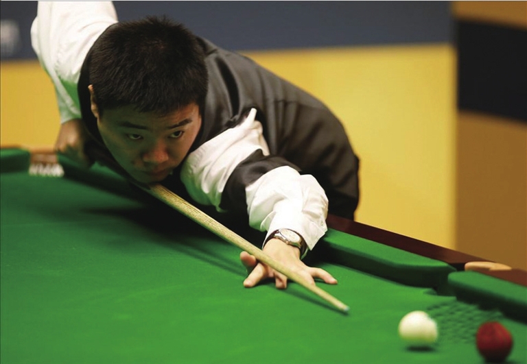 丁俊晖戴黑纱首次亮相--松江报